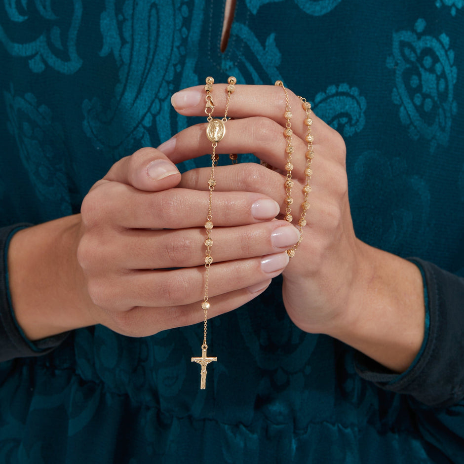 18k Gold Rosary Necklace from the Vatican (case included)