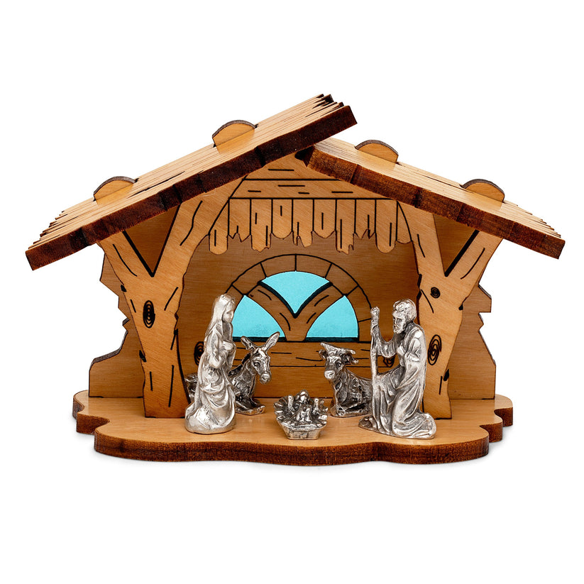 Nativity Scene With Wooden Hut and Light Blue Background | MONDO CATTOLICO