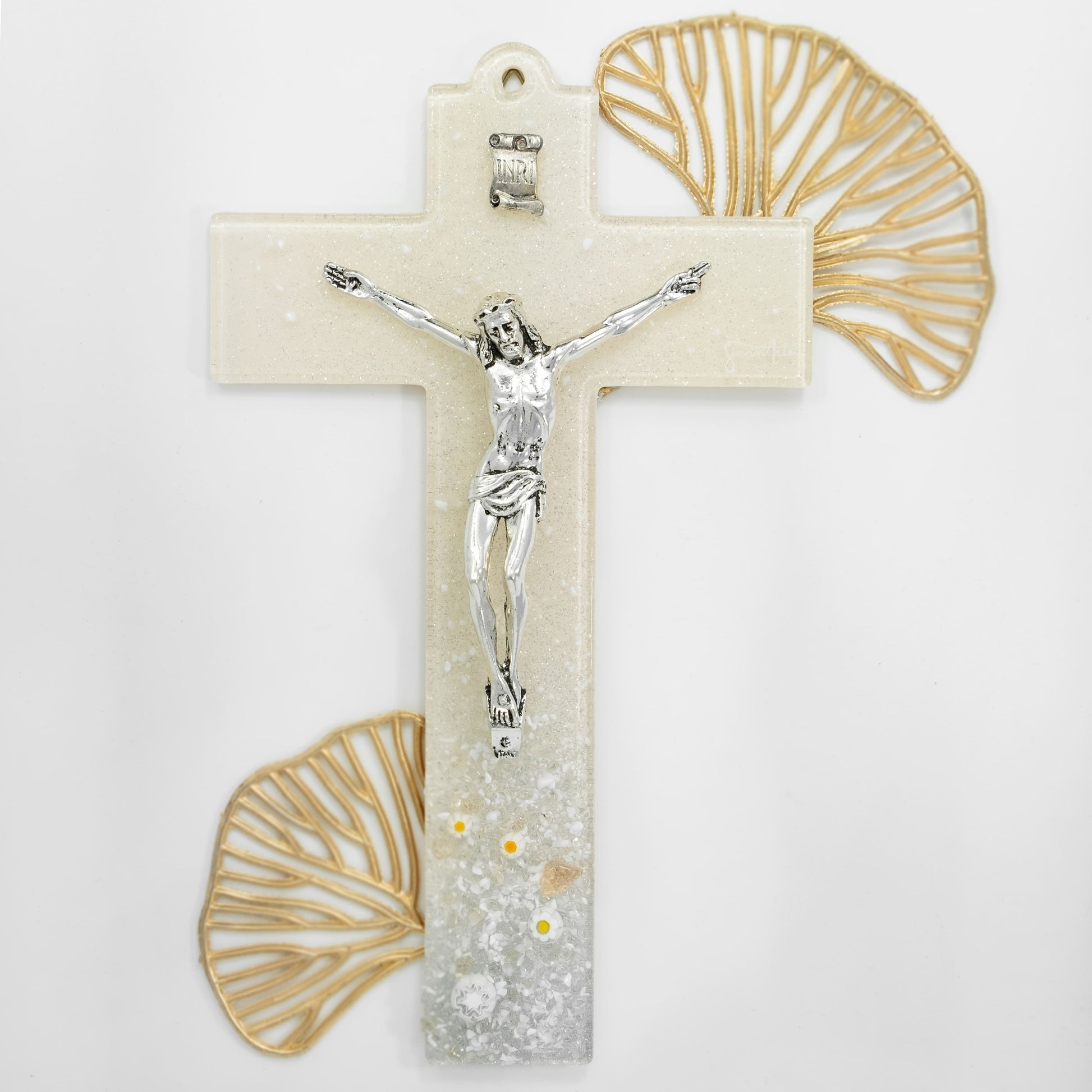 Light Ivory Murano Glass Crucifix with Flowers | MONDO CATTOLICO